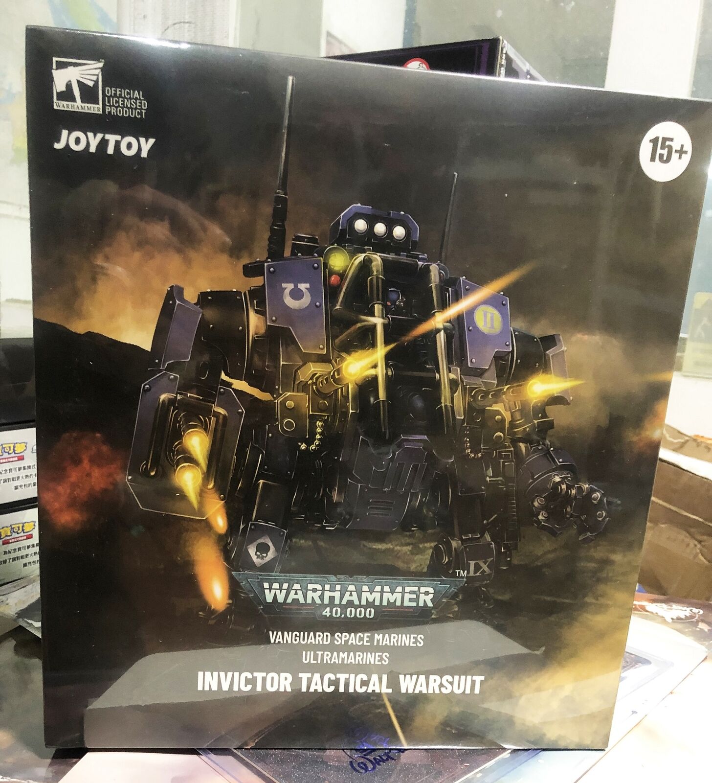 In Stock JOYTOY 1/18 Warhammer 40k Ultramarines Invictor