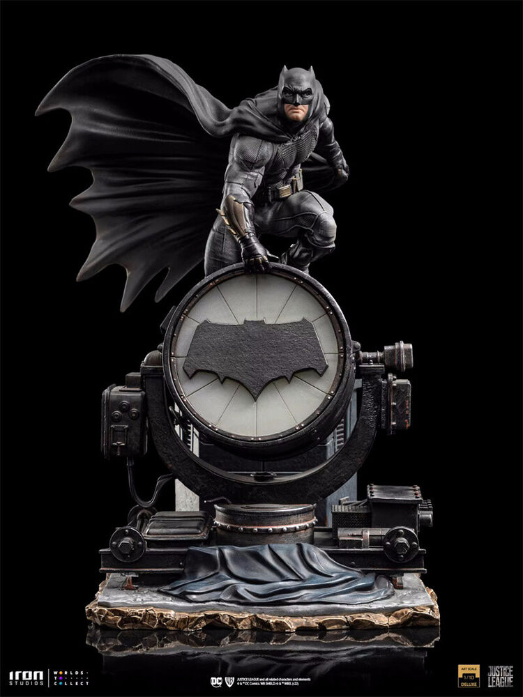 IRON STUDIOS Scale Batman LED Light Justice League Statue
